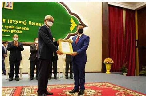 លោក ឌិ ត ទីណា ប្តេជ្ញា បម្រើ ផលប្រយោជន៍ ពលរដ្ឋ ខ្មែរ និង ប្រែក្លាយ វិ ស