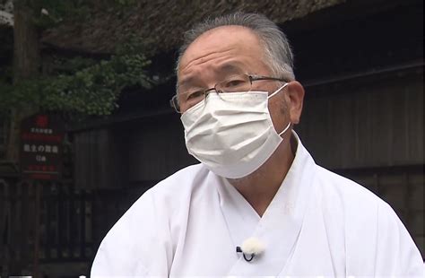 弁天岩とそこに立つ灯台は故郷の風景廻船と信仰が育んだ海と灯台への愛着新潟県糸魚川市 能生港灯台 海と灯台プロジェクト