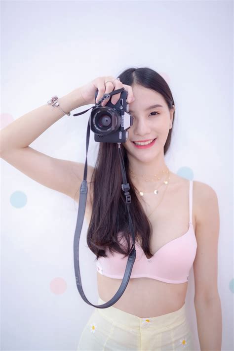 Nds Wallpapers China Models Actress Showing Her Boobs Beutiful Bikini