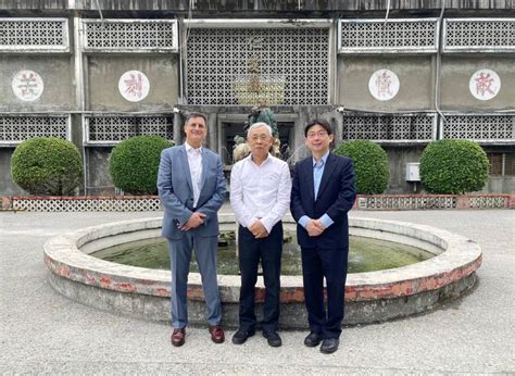 魏肯參訪景美白色恐怖紀念園區圖 中央通訊社 Line Today