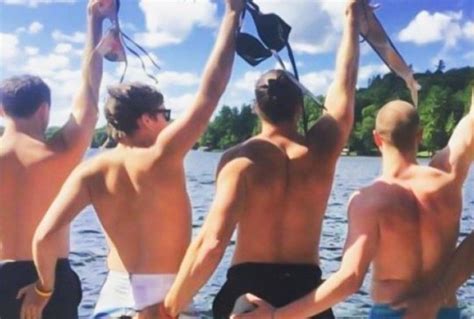 მამაკაცები ქალების ფოტოების პაროდიას აკეთებენ