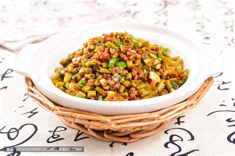 酸豆角肉末中国菜系食品餐饮摄影素材汇图网