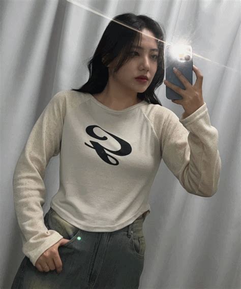 [🍁가을신상🍁] 배색 나그랑 굴림 크롭 긴팔티 4color 에이블리