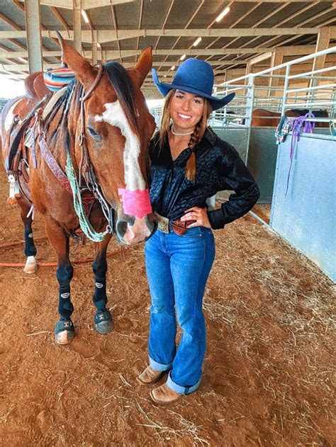 Pin By Amy Tibbetts On Bestie Ranch Rodeo Outfits Rodeo Girls