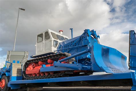 무료 이미지 아스팔트 수송 차량 무한 궤도 기관차 옛 타이머 슬라이드 건설 기계 화물 운송 건설 장비 고철 낮은 침대 토공사 5590x3727