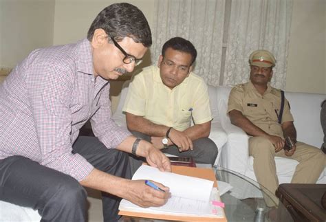 Dr Prabhat Kumar स्वभाव से मृदुभाषी मगर प्रशासनिक स्तर पर सख्त रवैया