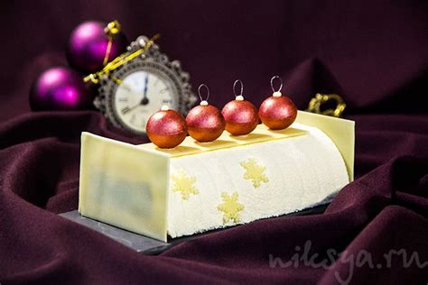 Рождественское полено «Зимние фрукты Еда на рождество Рождественские десерты Фрукты