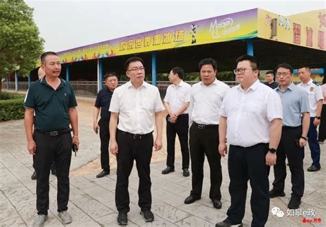 何益军强调，越是节假日越要绷紧安全这根弦，切实防范公共安全风险