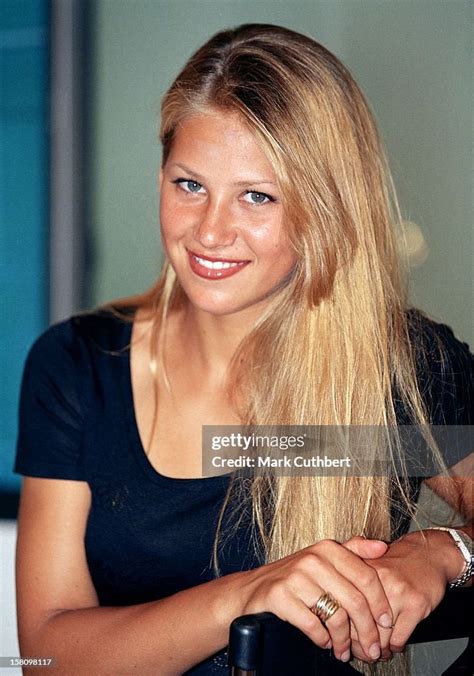 Anna Kournikova Launches The Berlei Shock Absorber Sports Underwear News Photo Getty Images