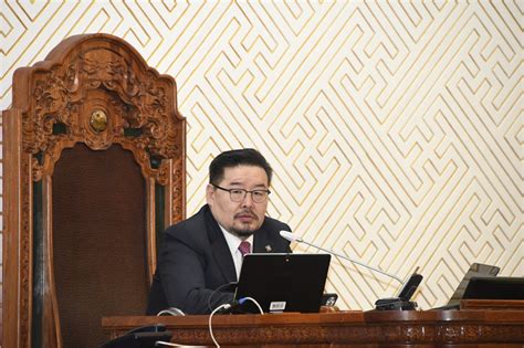 Эх олон хүүхэдтэй өрх толгойлсон эх эцэгт тэтгэмж олгох тухай хуулийг батлав