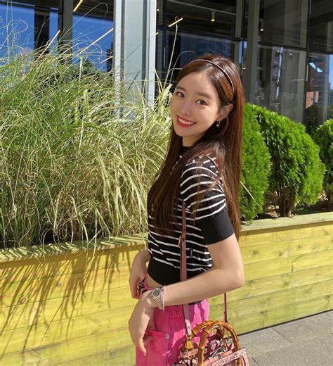 진세연 맑은 날씨처럼 화사한 명품 비주얼 인스타 진세연 맑은 날씨처럼 화사한 명품 비주얼 인스타