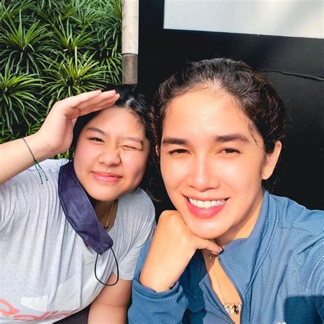 7 Potret Amel Putri Pertama Ussy Sulistyawati Yang Sebentar Lagi Jadi