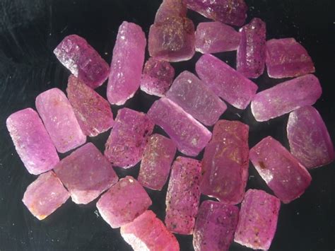 Ct 70 0 Natural Raw Ruby Specimen 14 G Auction Online Catawiki