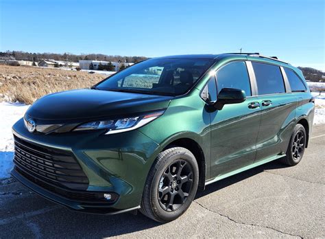2025 Toyota Sienna Xle Awd Woodland Edition Review Wuwm 897 Fm