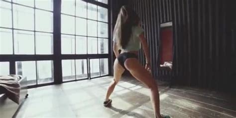 Edging Vs Twerking Dick Hero Tnaflix Com