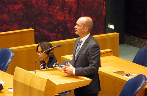 Tien Vragen Van Gert Jan Segers Aan Het Kabinet Over Corona