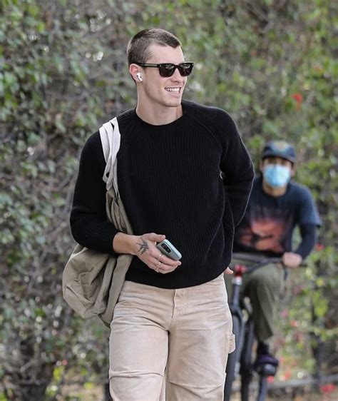 Shawn Out Of Context On Twitter Shawn Mendes Looks Like A Model 2nwmmsqrzd