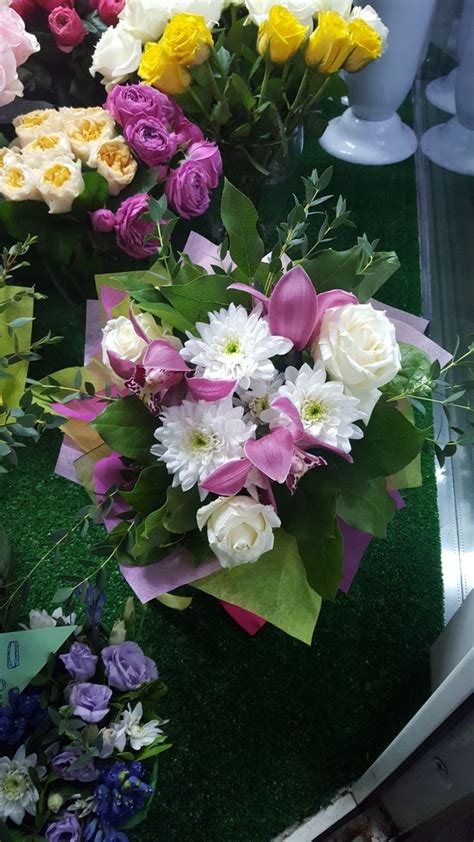 Элегантный букет с орхидеями