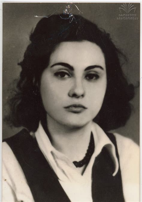 Iverieli ახალგაზრდა ქალის პორტრეტი