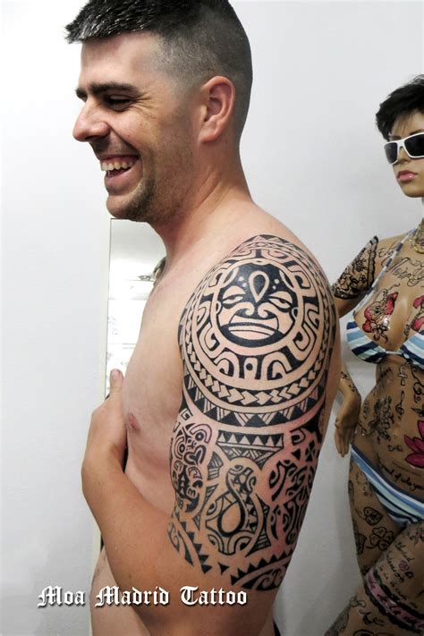 Tatuaje De Brazo Maorí Con Elementos Tradicionales Moa Madrid Tattoo Com