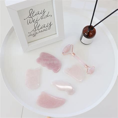 페이스 롤러 로즈쿼츠 얼굴 마사지기 괄사 마사지도구 티몬