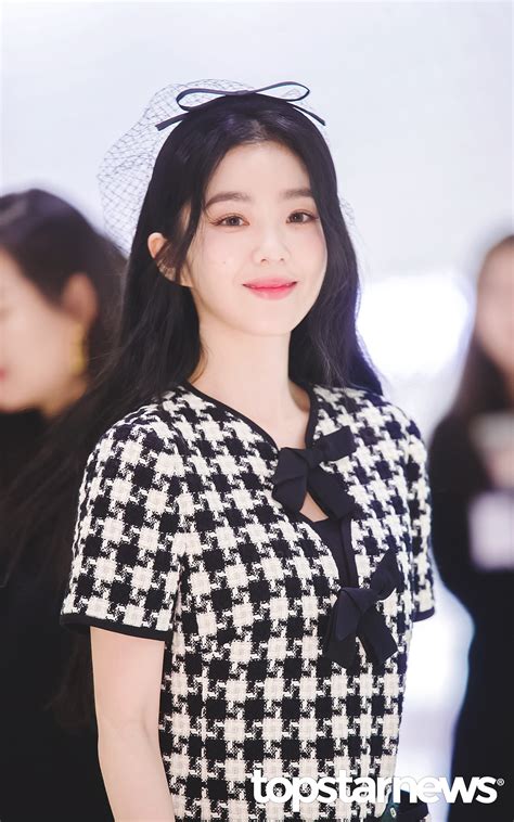 레드벨벳 아이린 ‘나 데뷔해야지…‘오늘 저녁 6시 발렌티노 포토월 [hd포토] 최규석 기자 톱스타뉴스