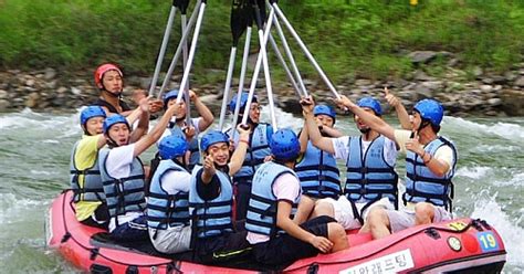 기암절벽 남한강 물길 9km단양 래프팅 인기