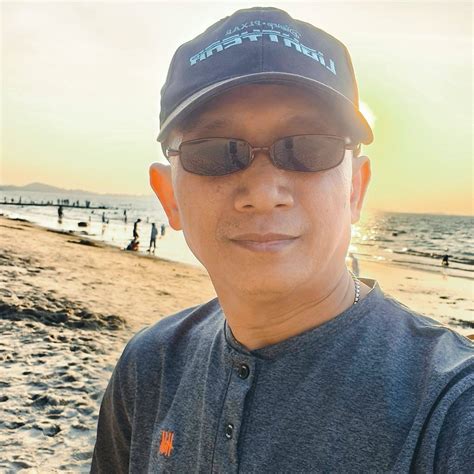 มากราบไหว้แม่ขอพรเนื่องในวันแม่ครับ ภัทรดร โคตุทา Facebook