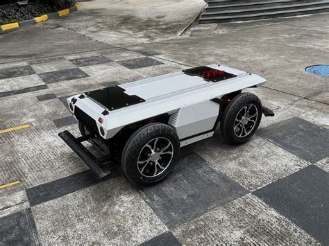 Fdata Robot On Linkedin Robotics Deliveryrobot Transportrobot Robotchassis Robotplatform