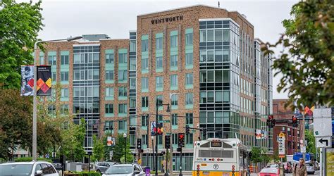 Apartments525 Wentworth