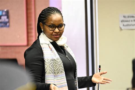 Alumni Networking Roundtable Brings Back Alumni To Centre To Address
