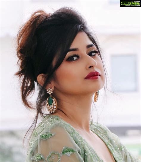 Saba Khan Wiki Biography Age Gallery Spouse And More