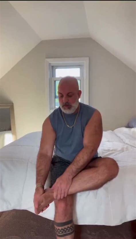 Sexy Daddy Shows Us All His Naked Body ThisVid