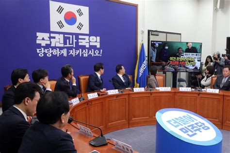 돈 봉투 휩싸인 민주 尹 외교與 의혹 공세로 위기 돌파 시도 파이낸셜뉴스