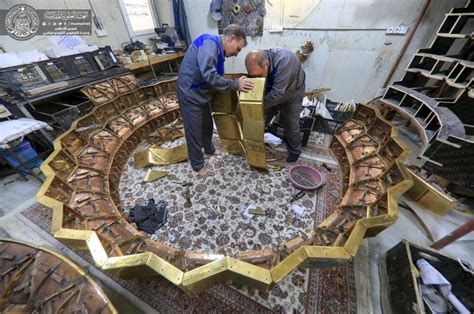 مرمت 10000 خشت تاریخی ایوان حرم امام علیع به دست استادکاران ایرانی