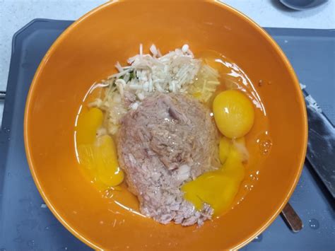 먹고 남은 참치로 만든 팽이 버섯 참치전