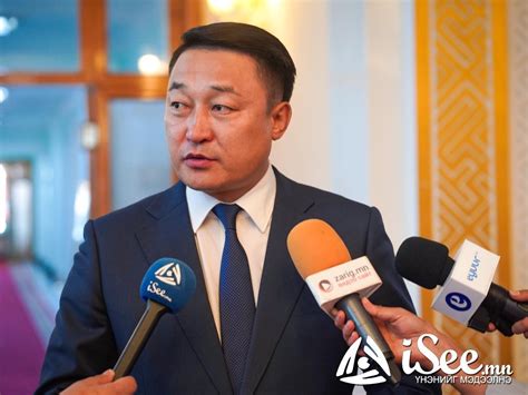 УИХ ын дарга Д Амарбаясгалан өнөөдөр Төрийн албаны зөвлөлд ажилласан бол маргааш Монголбанканд