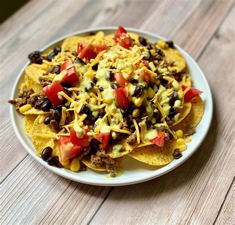 Quick And Spicy Loaded Beef Nachos So Delicious Big Plate Small Wallet