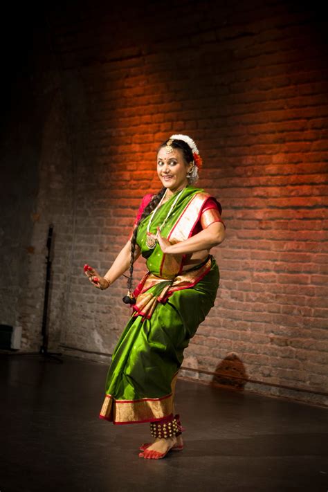 Sandra Chatterjee Tanzgeschichten In München Termine 2025