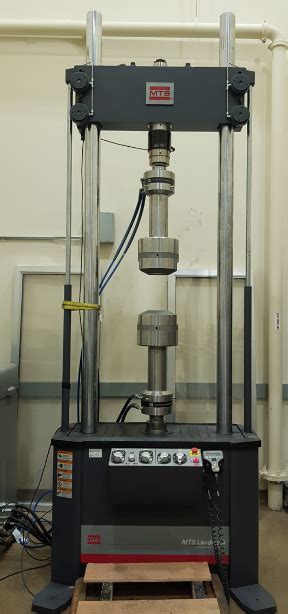 Servohydraulic Test System High Performance Materials Institute