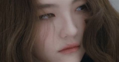 테디 걸그룹 미야오 첫 번째 주인공은 엘라 그로스