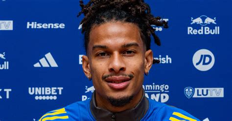Isaac Schmidt Completes Leeds United Move Leeds United