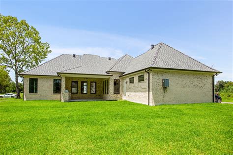 Rustic Refinement — Sigfredo Construction