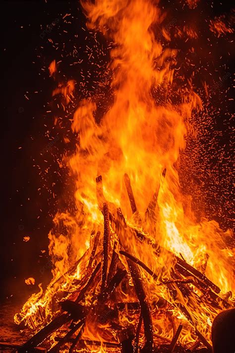 빛나는 불꽃이 있는 큰 모닥불 배경 배경 화면 및 일러스트 무료 다운로드 Pngtree