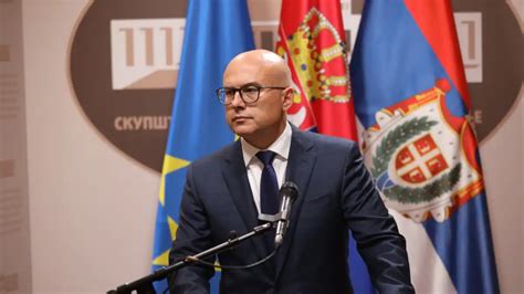 Вучевиќ Србија нема да дозволи потенцијален рудник за литиум да ја „уништи“ животната средина