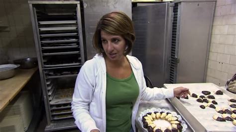 Watch Cake Boss S02e13 Apples And Arguments Free Tv Shows Tubi