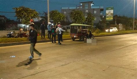 Msjtv News នារីម្នាក់បានស្លាប់ខណៈបើកម៉ូតូទាក់ខ្សែភ្លើងធ្លាក់កាត់ទទឹងផ្លូវ