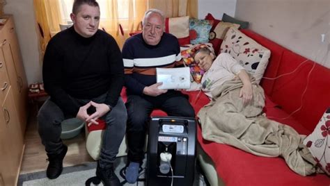 Канцеларија за КиМ обрадовала Сунчицу 65 и Синишу 67 Цветковић из Призрена посебном