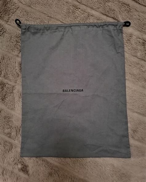 Пильник Balenciaga — ціна 200 грн у каталозі Органайзери Купити товари для дому та побуту за