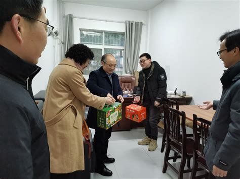 新春到汽院校领导看望慰问春节坚守岗位值班人员 湖北汽车工业学院新闻网